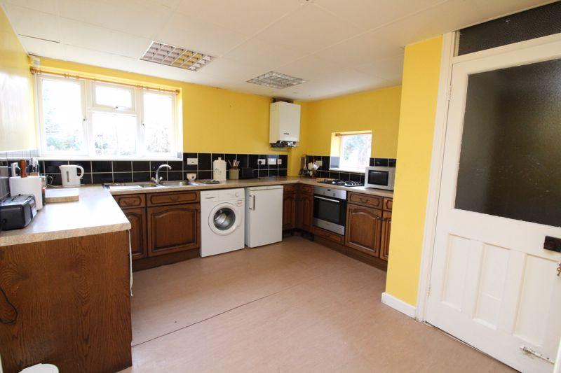 Rodney Road, Backwell 3 bed semi-detached house - £355,000