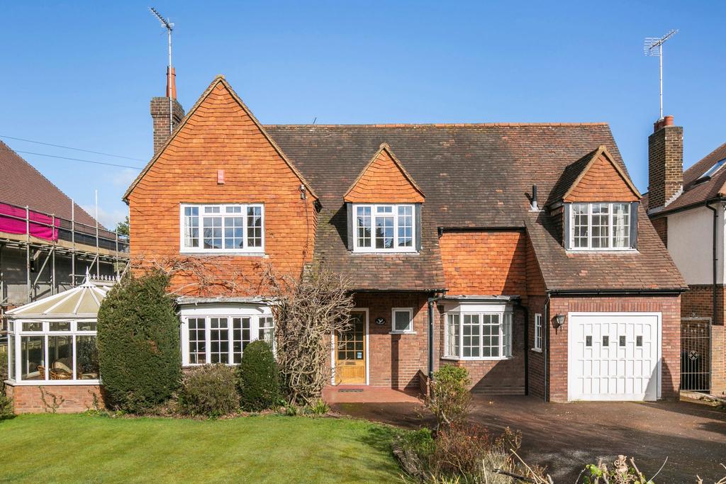 Brookmans Avenue, Brookmans Park, AL9 5 bed detached house - £1,400,000