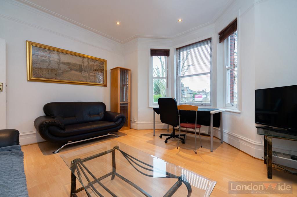 Essendine Road, Maida Vale, W9 2 bed flat - £635,000