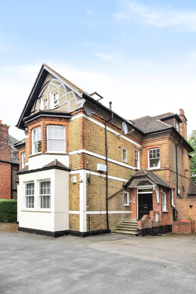 Thrale Road Streatham SW16 1 bed flat - £1,399 pcm (£323 pw)