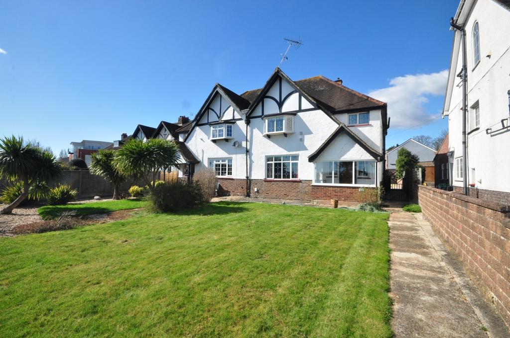 Gosport Road Fareham PO16 3 bed semi-detached house - £1,400 pcm (£323 pw)