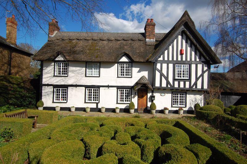 Orsett Village 4 bed cottage - £1,150,000