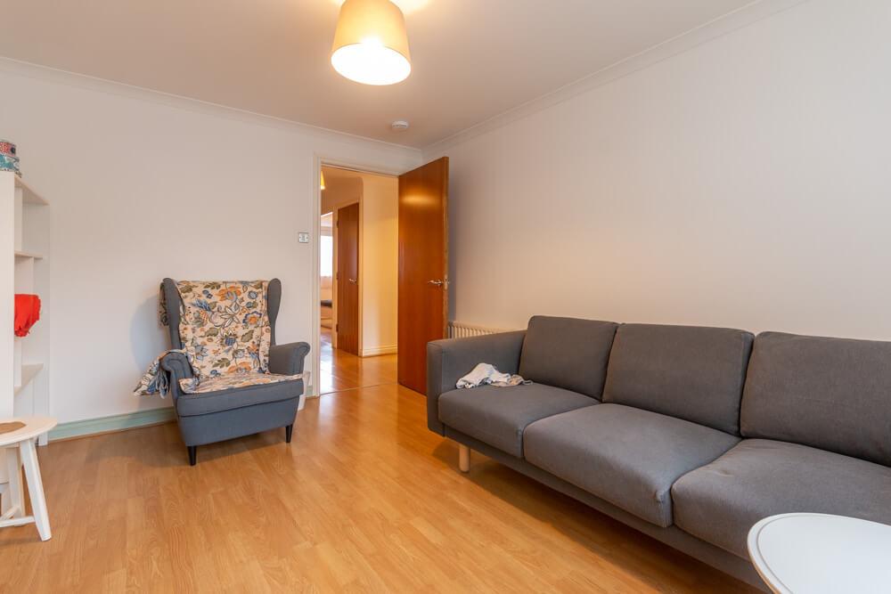 Springfield Street Edinburgh EH6 5DE... 2 bed flat - £925 pcm (£213 pw)