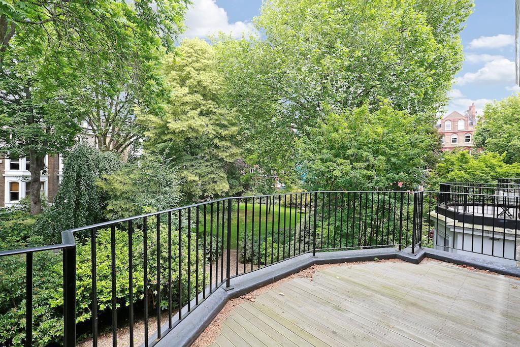 Gledhow Gardens, South Kensington... 2 bed flat - £4,983 pcm (£1,150 pw)