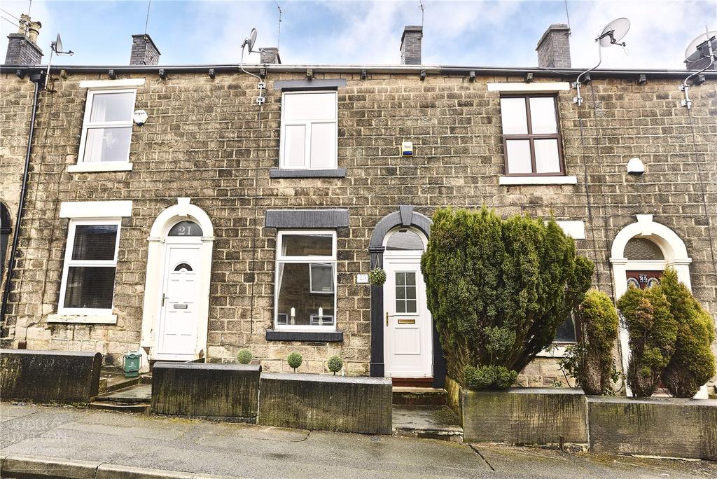 Dixon Street, Lees, Oldham... 2 bed terraced house - £124,950