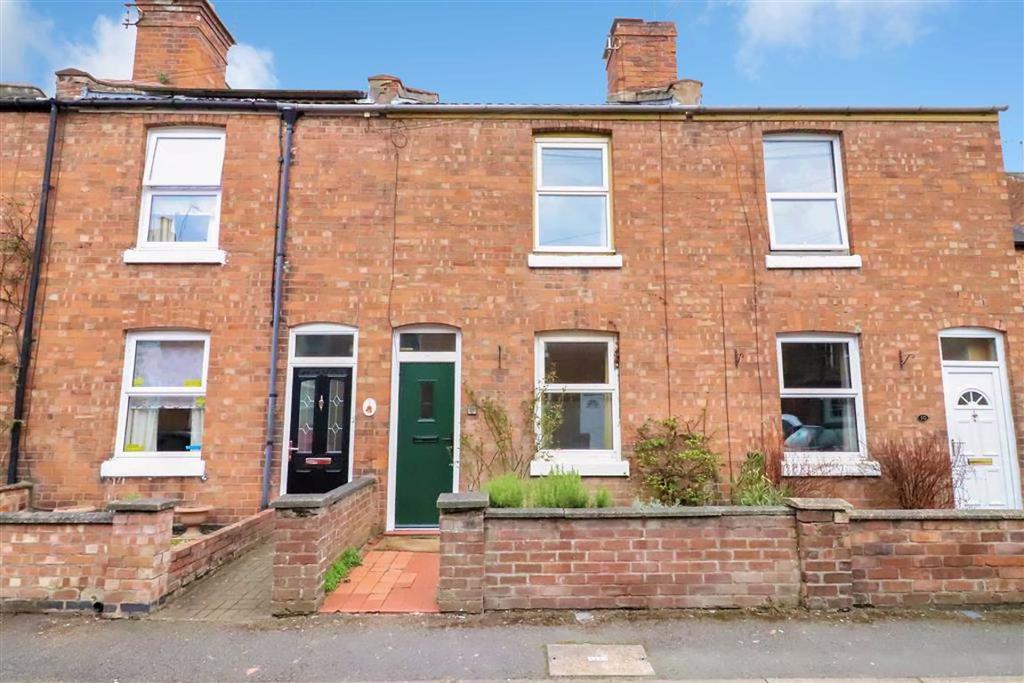Clapham Square, Leamington Spa, CV31 2 bed terraced house - £240,000