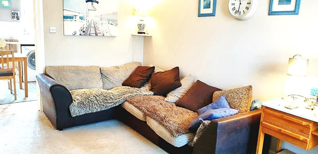 Postley Road, Maidstone 2 bed terraced house - £220,000