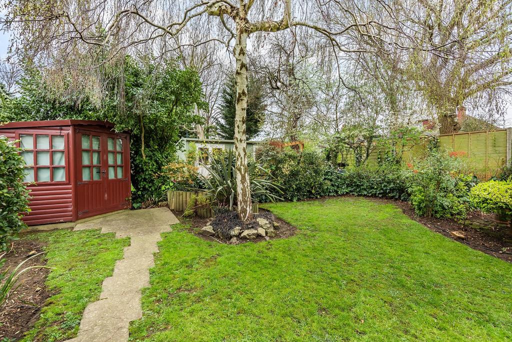 Cunningham Park, Harrow, HA1 3 bed flat - £375,000