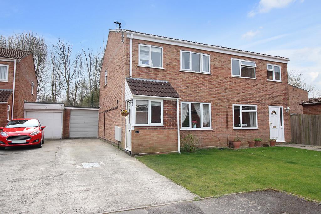 Matravers Close Westbury 3 Bed Semi Detached House £240 000
