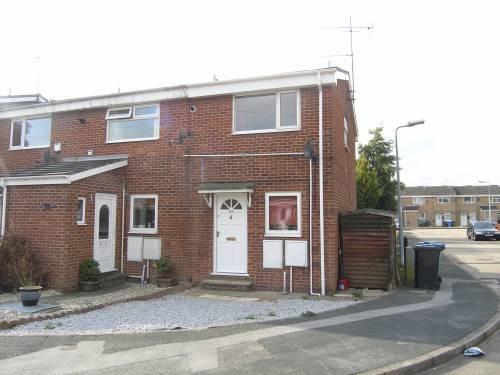Downfield Avenue, Hull 2 bed terraced house - £460 pcm (£106 pw)