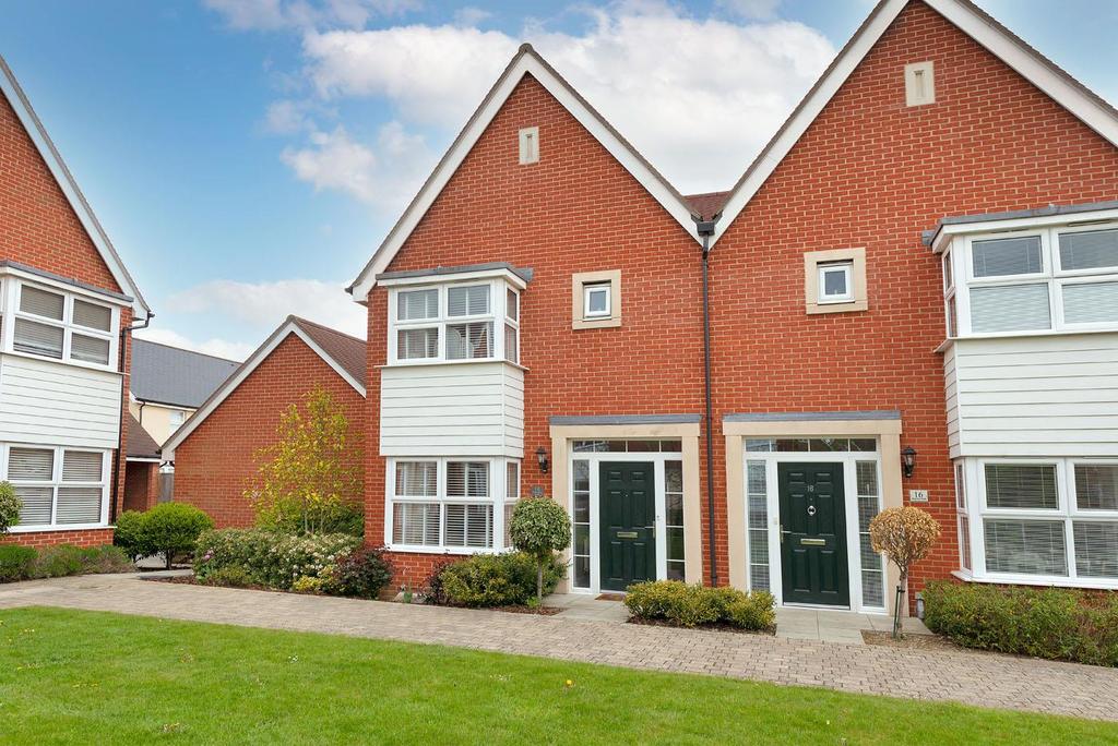 Waterloo Walk, Kings Hill, ME19 4QS 3 bed semi-detached house - £400,000