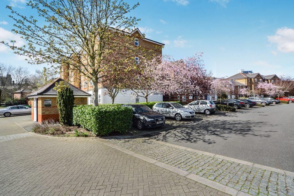 Creek Road LONDON SE8 2 bed apartment - £390,000