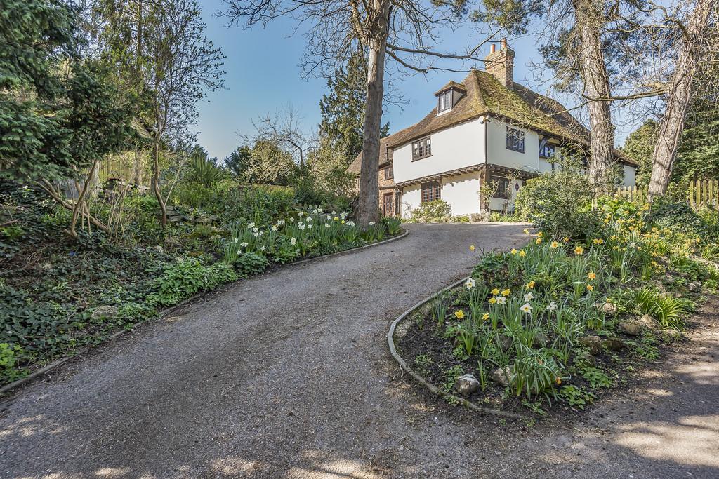 Eyhorne Manor, Hollingbourne 6 bed manor house - £900,000