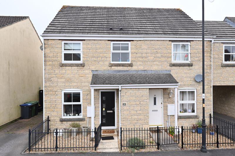 Springfield Drive, Calne 3 bed semi-detached house - £250,000