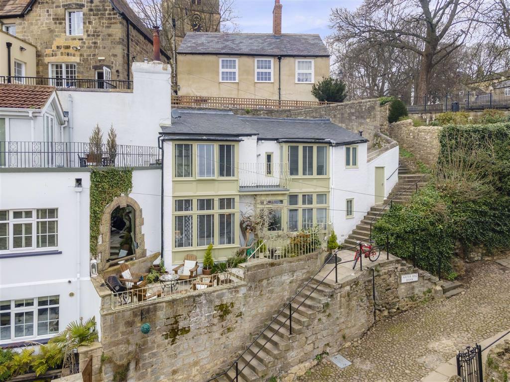 Waterside, Knaresborough, North... 2 bed cottage - £495,000