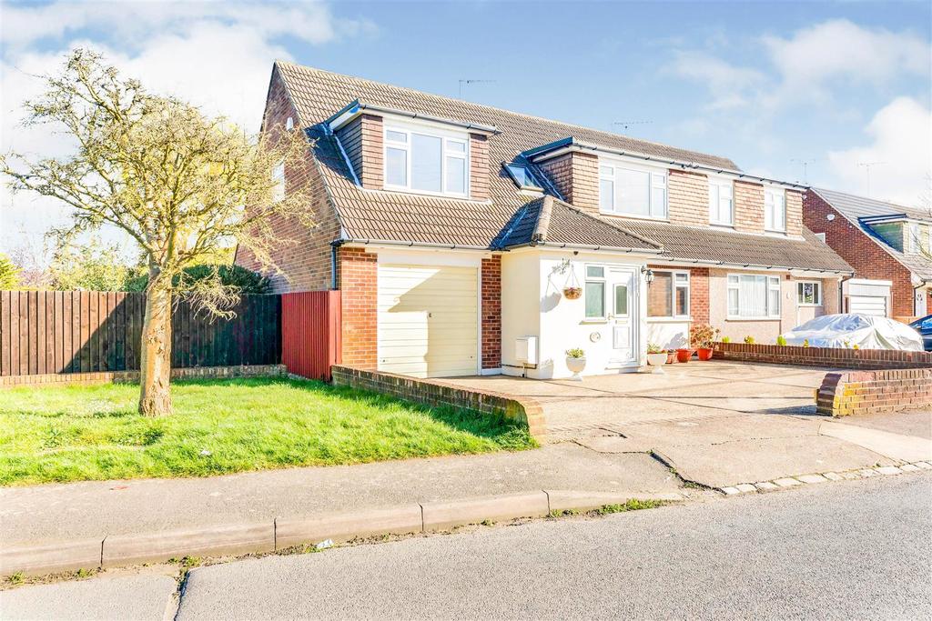 Exmouth Drive, Rayleigh 4 bed semi-detached house - £475,000