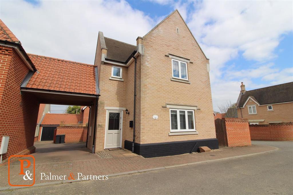 Black Barn Close, Lower Somersham 2 bed link detached house - £270,000