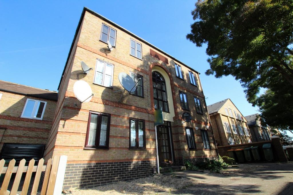Nightingale Way, London, E6 1 bed flat - £260,000
