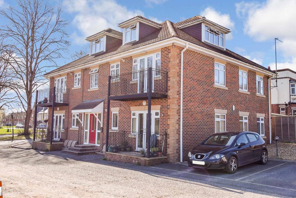 The Packway, Larkhill, Salisbury, SP4... 1 bed apartment - £145,000