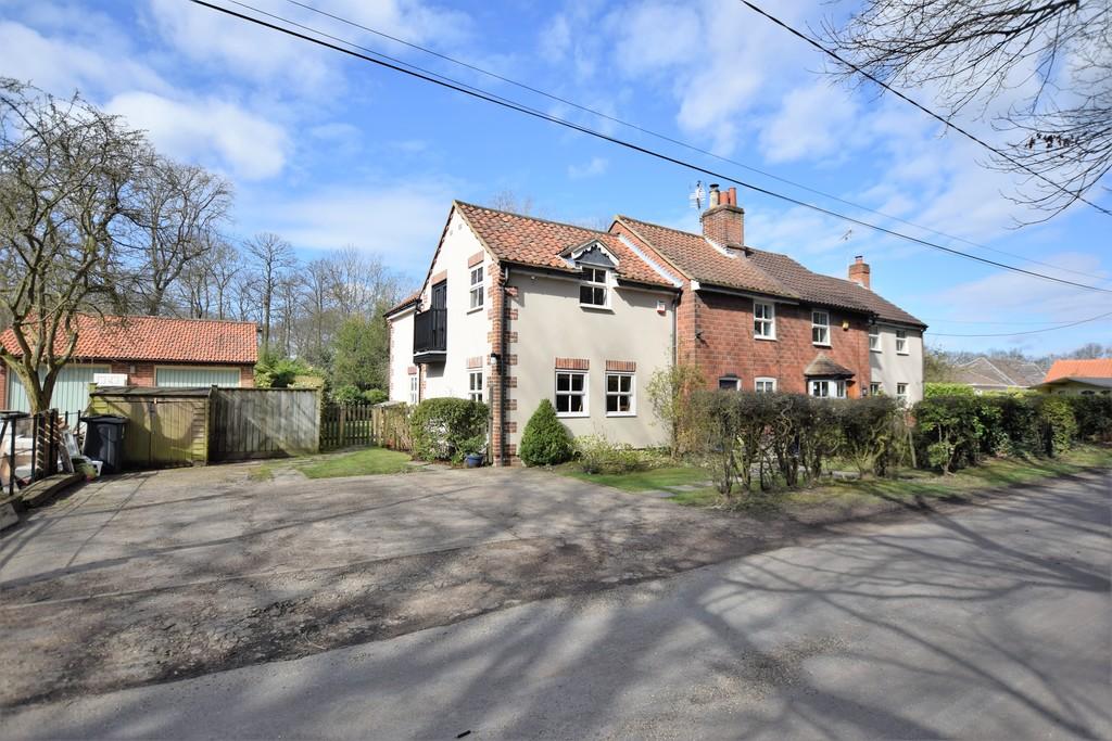 Chapel Lane, Crockleford Heath, CO7 7BJ 3 bed semi-detached house - £ ...