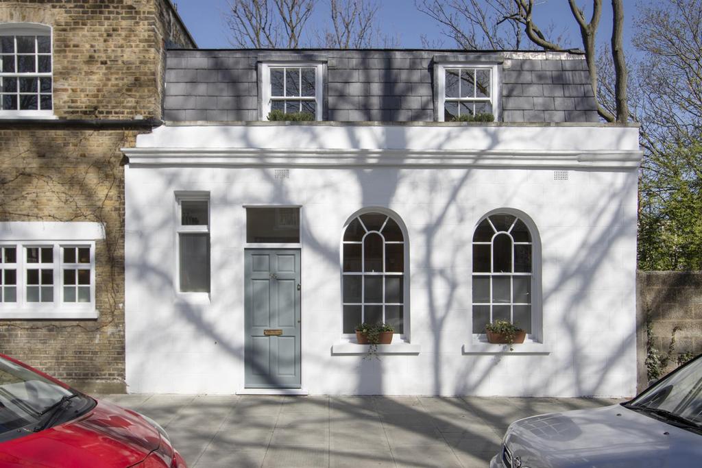 Addington Square, Camberwell, SE5 2 bed end of terrace house - £700,000