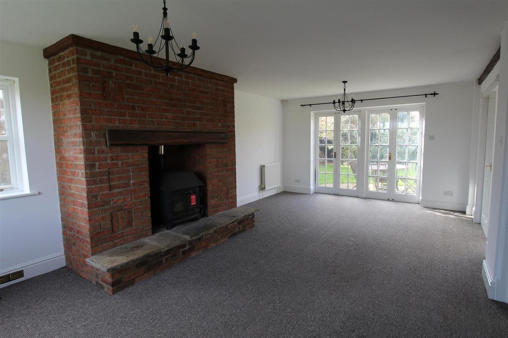 Newark Road, Cotham, Newark 4 bed house - £399,995