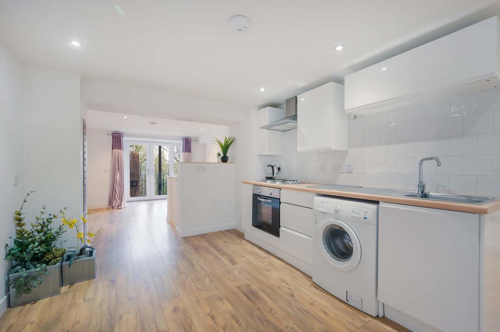 15A Bridge Street, Dunfermline, KY12 8AQ 1 bed apartment - £75,000