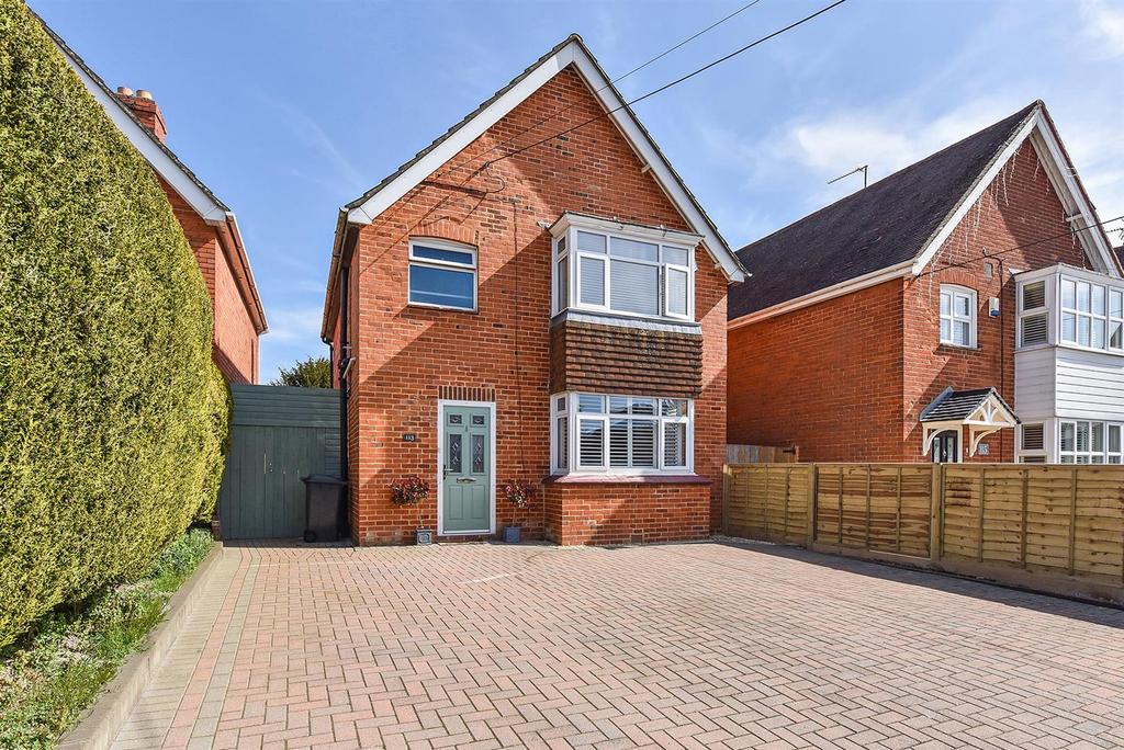 Millway Road, Andover 3 bed detached house - £355,000
