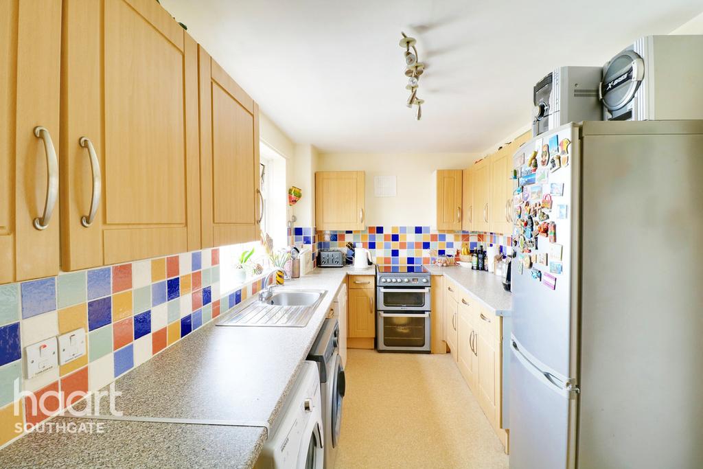 Waterfall Road, London 2 bed apartment - £325,000