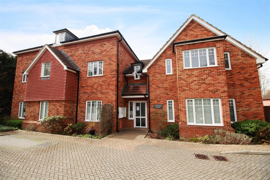 Cadogan Place, Horsham 1 bed flat - £230,000