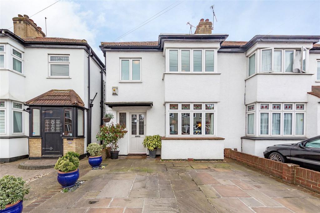 Hayburn Way, Hornchurch, RM12 4 bed semi-detached house - £500,000