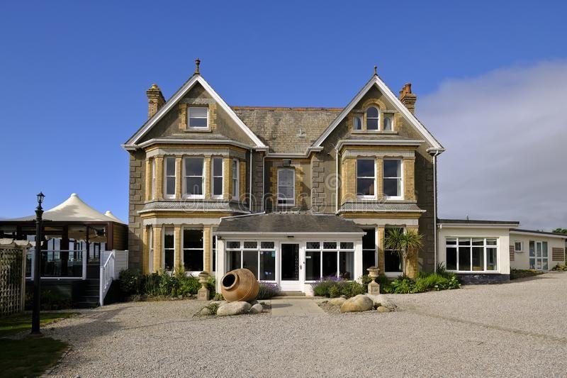 Longcross House 14 bed detached house - £1,450,000