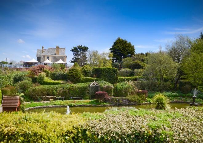 Longcross House 14 bed detached house - £1,450,000