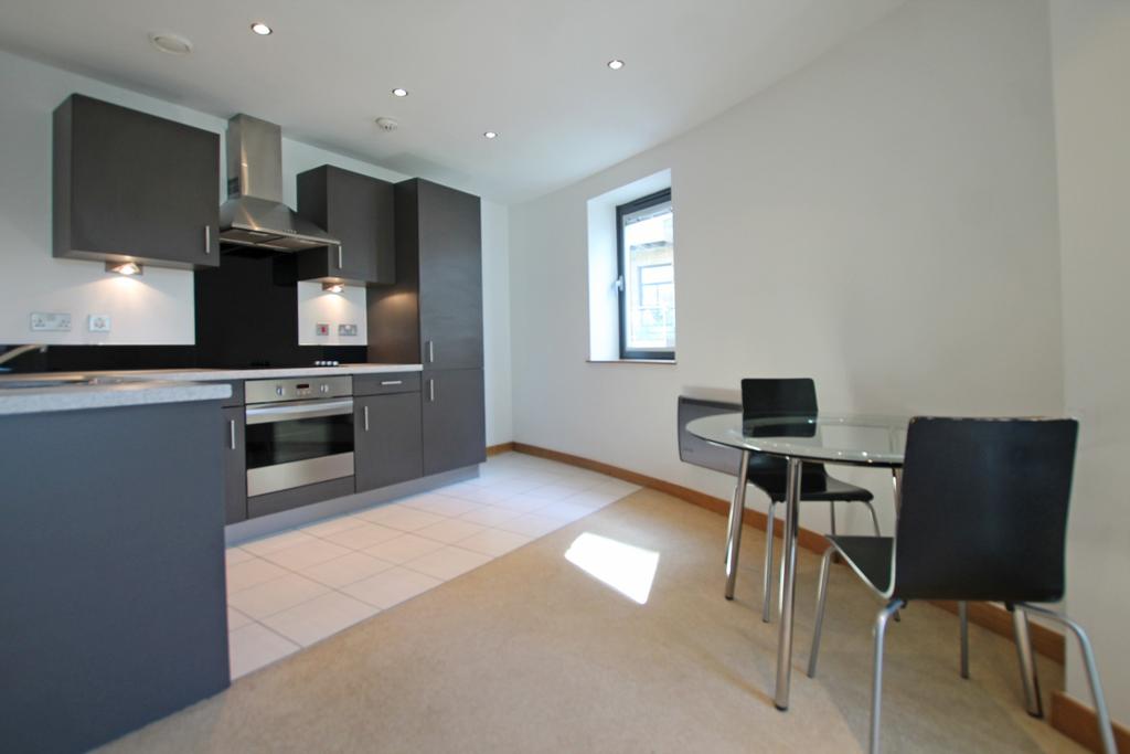 Victoria Mills, Salts Mill Road, Shipley, Bradford, BD17 1 bed flat - £ ...