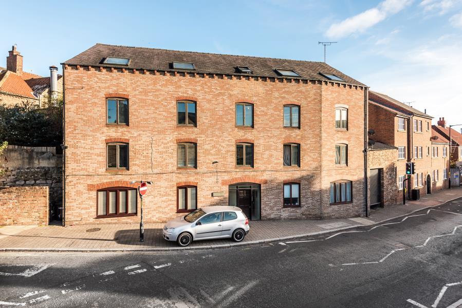 Mill House, Duck Hill, Ripon, HG4 1BL 1 bed flat - £550 pcm (£127 pw)
