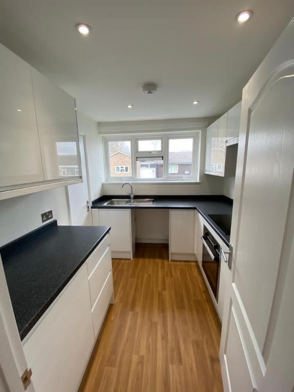 Falstones, Basildon, SS15 2 bed flat - £950 pcm (£219 pw)
