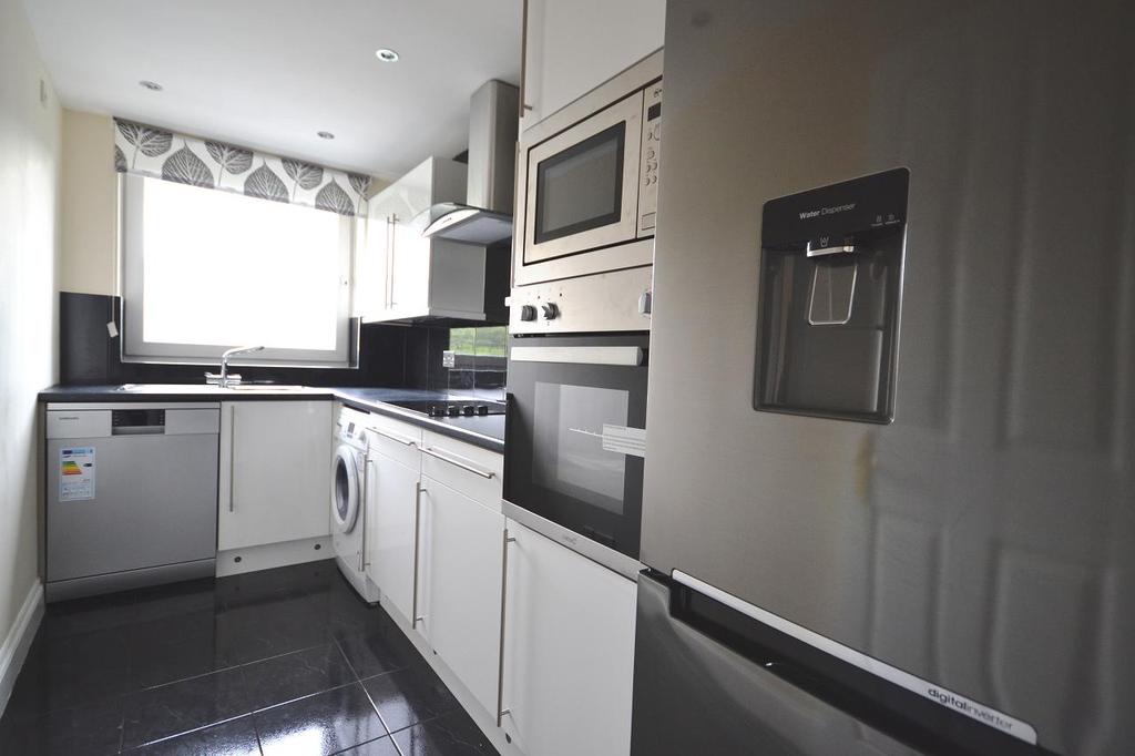 Stuart Tower, London 1 bed flat - £1,690 pcm (£390 pw)