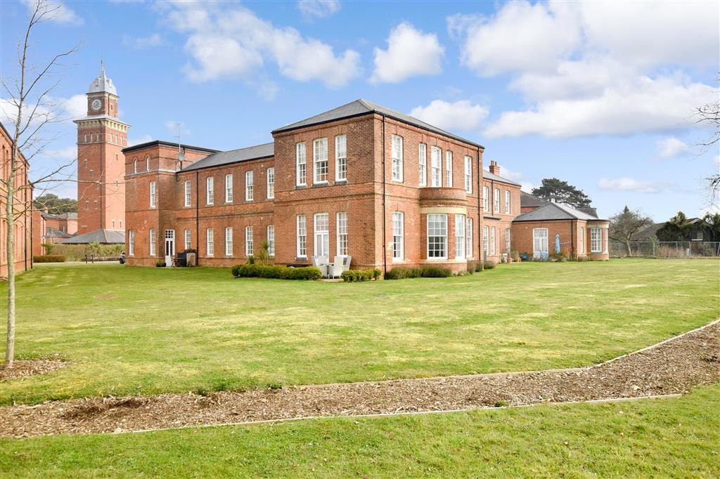 Whitecroft Park, Newport, Isle of Wight 2 bed ground floor flat - £250,000