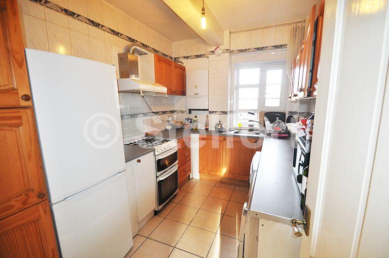 Linale House, Murray Grove,N1 3 bed flat - £2,900 pcm (£669 pw)