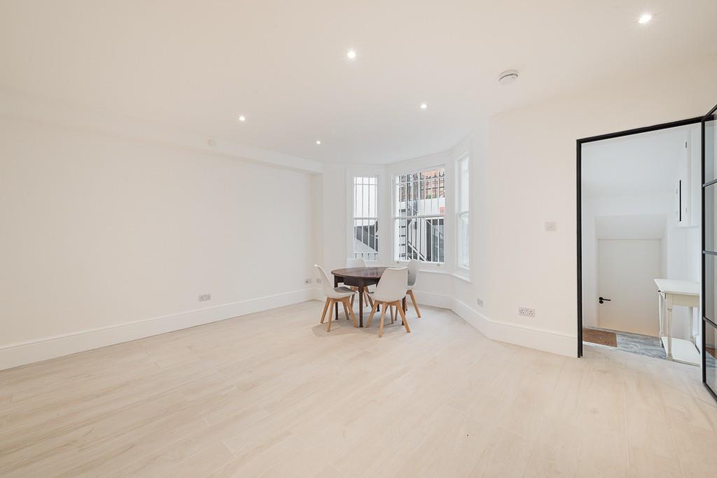 Glebe Place, London, Chelsea, London, SW3 1 bed flat - £2,167 pcm (£500 pw)