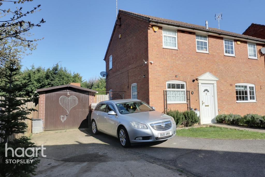 Felton Close, Luton 2 bed semi-detached house - £250,000