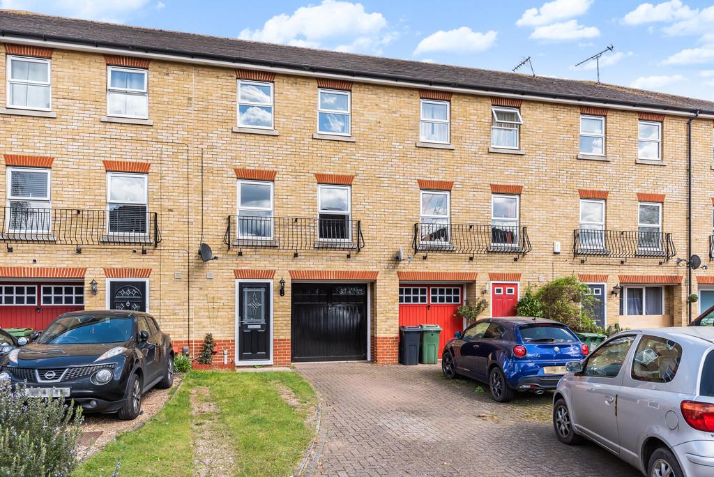 Albert Reed Gardens, Maidstone 4 bed terraced house - £325,000