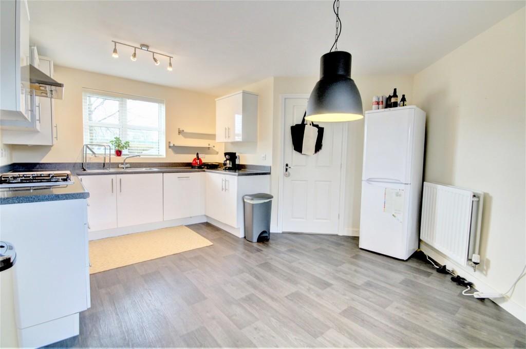 Sunbeam Way, Coventry 3 bed end of terrace house - £1,100 pcm (£254 pw)