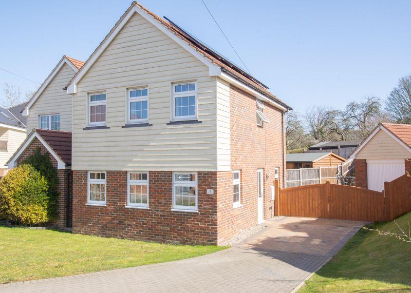 Lydden 3 bed detached house - £375,000