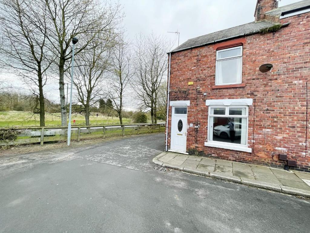 Waterloo Terrace, Shildon 2 bed end of terrace house - £35,000