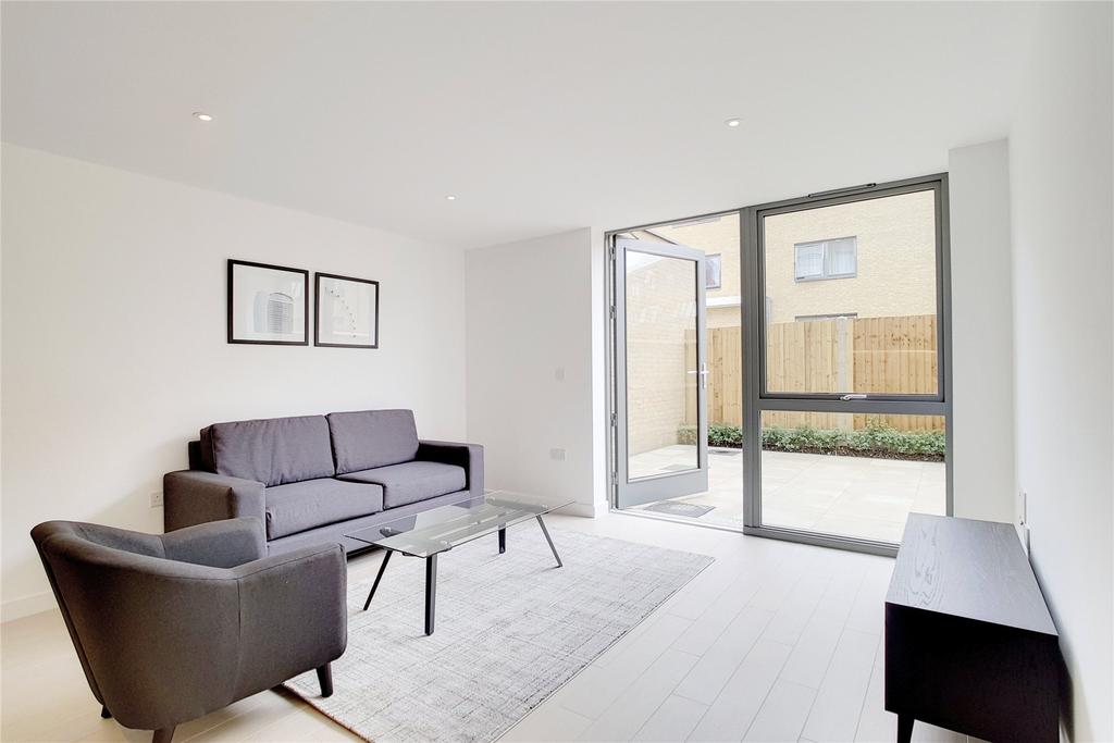 Packington Square, N1 1 bed ground floor flat - £1,798 pcm (£415 pw)