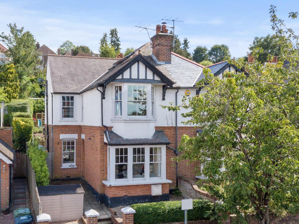 Wodeland Avenue, Guildford, Surrey, GU2 4 bed semi-detached house for ...