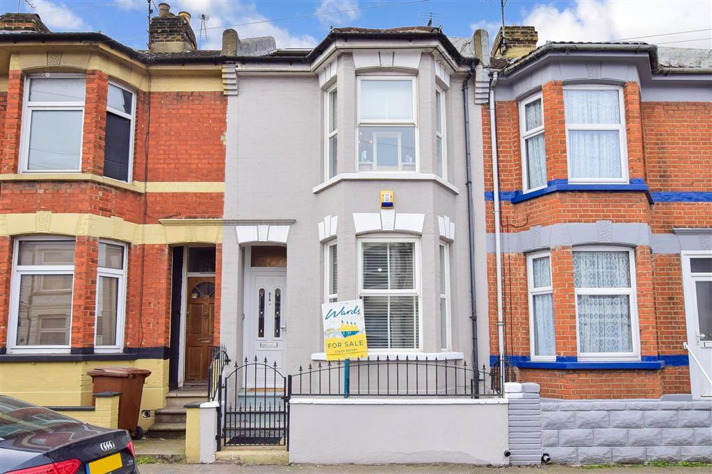 Linden Road, Gillingham, Kent 3 bed terraced house - £280,000