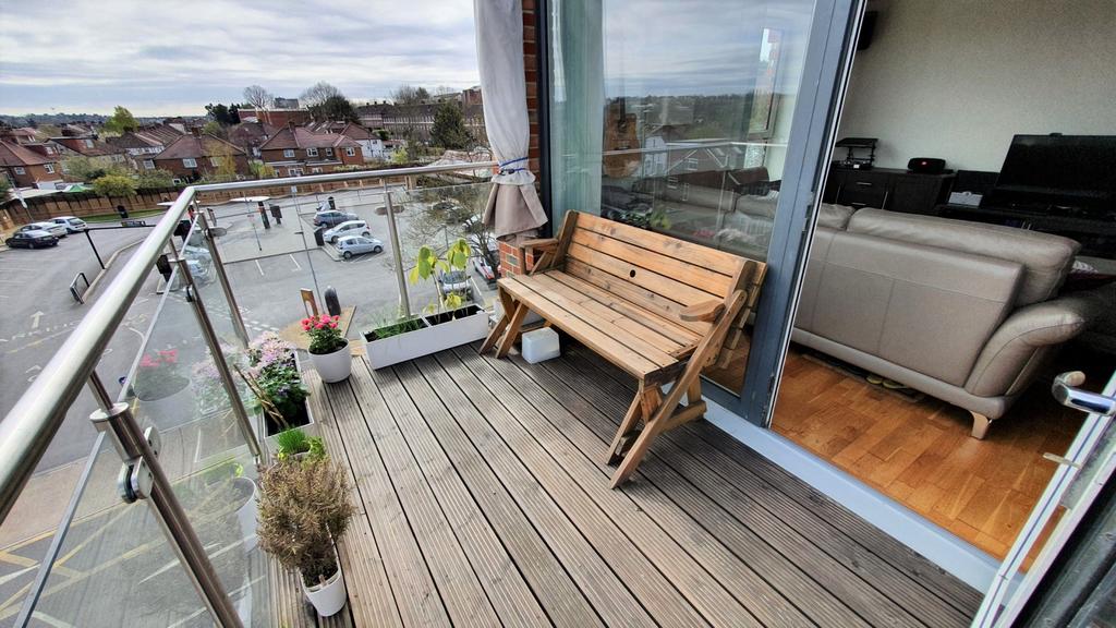 Zenith Close, Colindale 2 bed flat - £440,000