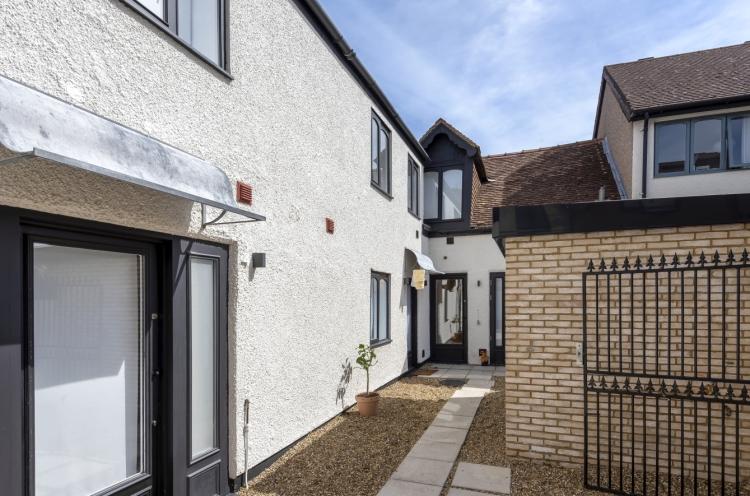 Durham Road London SW20 Studio - £850 pcm (£196 pw)